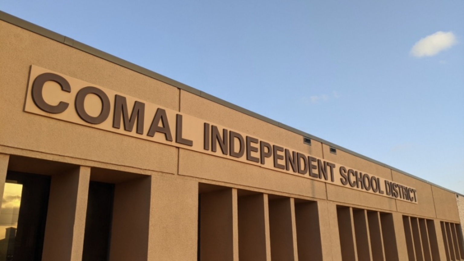 Junta directiva de Comal ISD revisa presupuesto para mayo - Austin Latino