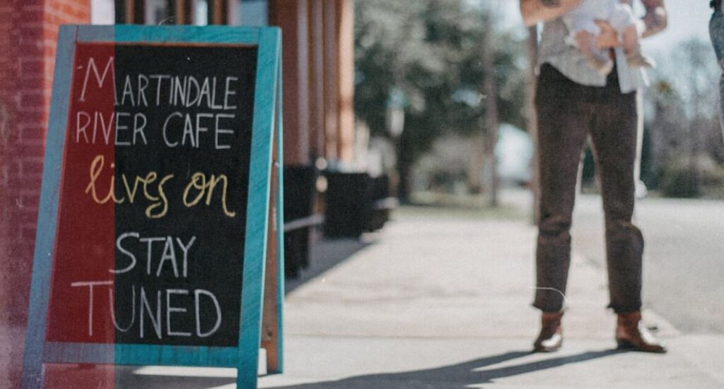 Nuevos propietarios de Martindale River Cafe traerán barbacoa al menú ...