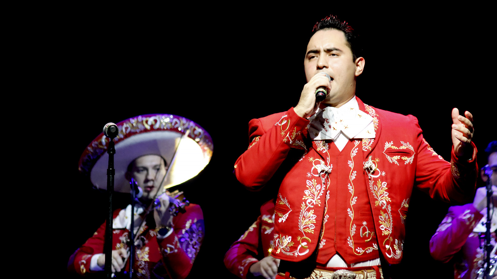 Merry-Achi Christmas ya es toda una tradición con el Mariachi Sol de ...